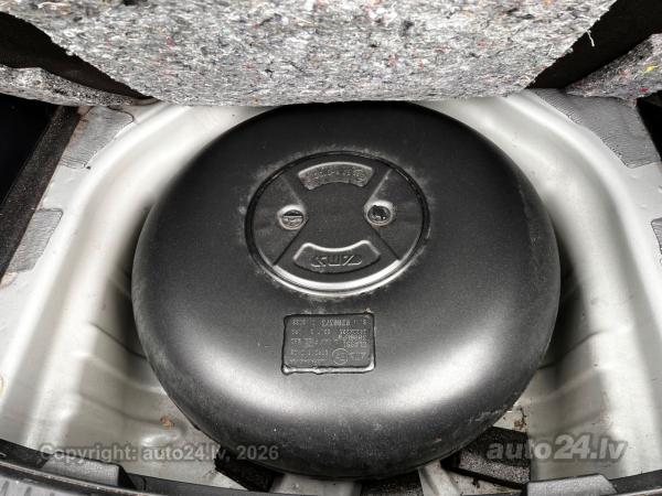 Pelēks Toyota Auris 2016 Tallina, ar dzinēja tilpumu 1.80 L un nobraukumu 425 tūkst. km par 4990 €, foto 7 vietnē AUTOMOTO.COM.LV