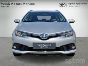 Grey Toyota Auris 2016 in Riga, with an engine capacity of 1.80 L and mileage of 135 thousand km for 12990 €, photo 6 on AUTOMOTO.COM.LV