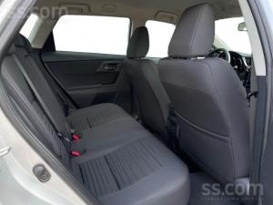 Grey Toyota Auris 2016 in Riga, with an engine capacity of 1.80 L and mileage of 135 thousand km for 12990 €, photo 8 on AUTOMOTO.COM.LV