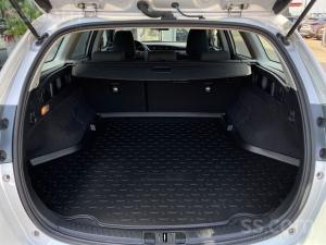 Grey Toyota Auris 2016 in Riga, with an engine capacity of 1.80 L and mileage of 135 thousand km for 12990 €, photo 11 on AUTOMOTO.COM.LV