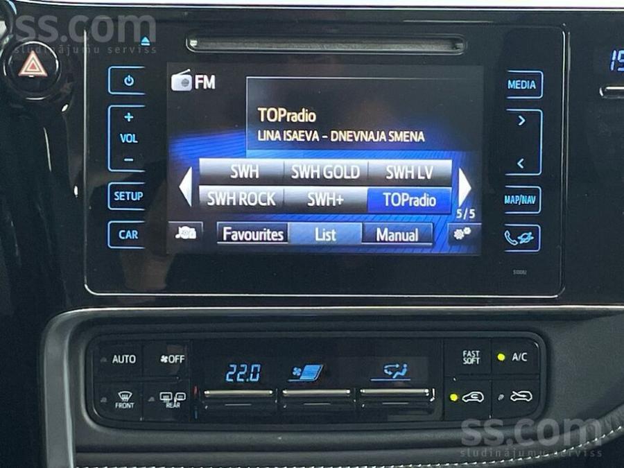 Grey Toyota Auris 2016 in Riga, with an engine capacity of 1.80 L and mileage of 135 thousand km for 12990 €, photo 15 on AUTOMOTO.COM.LV