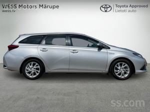 Grey Toyota Auris 2016 in Riga, with an engine capacity of 1.80 L and mileage of 135 thousand km for 12990 €, photo 17 on AUTOMOTO.COM.LV