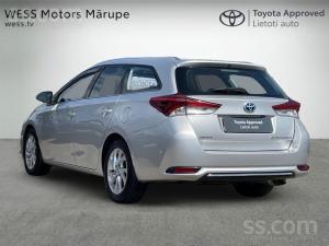 Grey Toyota Auris 2016 in Riga, with an engine capacity of 1.80 L and mileage of 135 thousand km for 12990 €, photo 18 on AUTOMOTO.COM.LV
