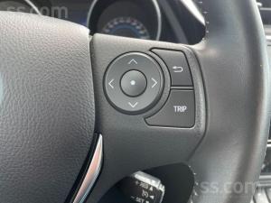 Grey Toyota Auris 2016 in Riga, with an engine capacity of 1.80 L and mileage of 135 thousand km for 12990 €, photo 23 on AUTOMOTO.COM.LV