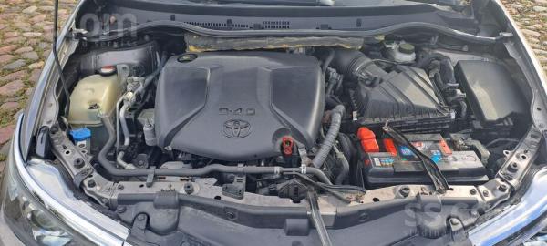 Grey Toyota Auris 2016 in Daugavpils, with an engine capacity of 1.60 L and mileage of 185 thousand km for 6200 €, photo 9 on AUTOMOTO.COM.LV