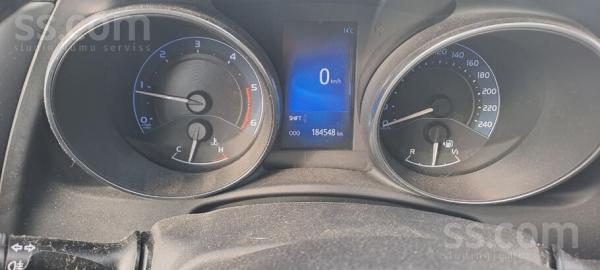 Grey Toyota Auris 2016 in Daugavpils, with an engine capacity of 1.60 L and mileage of 185 thousand km for 6200 €, photo 10 on AUTOMOTO.COM.LV