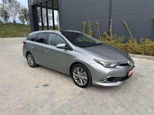 Grey Toyota Auris 2016 in Vilnius, with an engine capacity of 1.80 L and mileage of 180 thousand km for 11950 €, photo 4 on AUTOMOTO.COM.LV