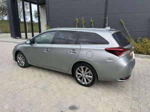 Grey Toyota Auris 2016 in Vilnius, with an engine capacity of 1.80 L and mileage of 180 thousand km for 11950 €, photo 10 on AUTOMOTO.COM.LV