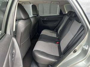 Grey Toyota Auris 2016 in Vilnius, with an engine capacity of 1.80 L and mileage of 180 thousand km for 11950 €, photo 25 on AUTOMOTO.COM.LV