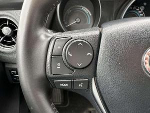 Grey Toyota Auris 2016 in Vilnius, with an engine capacity of 1.80 L and mileage of 180 thousand km for 11950 €, photo 37 on AUTOMOTO.COM.LV