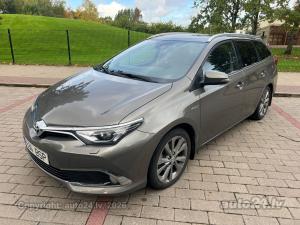 Pelēks Toyota Auris 2016 Pērnava, ar dzinēja tilpumu 1.80 L un nobraukumu 160 tūkst. km par 12999 €, foto  vietnē AUTOMOTO.COM.LV