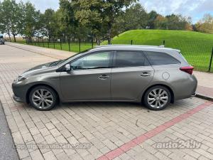 Pelēks Toyota Auris 2016 Pērnava, ar dzinēja tilpumu 1.80 L un nobraukumu 160 tūkst. km par 12999 €, foto 5 vietnē AUTOMOTO.COM.LV