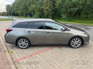 Pelēks Toyota Auris 2016 Pērnava, ar dzinēja tilpumu 1.80 L un nobraukumu 160 tūkst. km par 12999 €, foto 6 vietnē AUTOMOTO.COM.LV