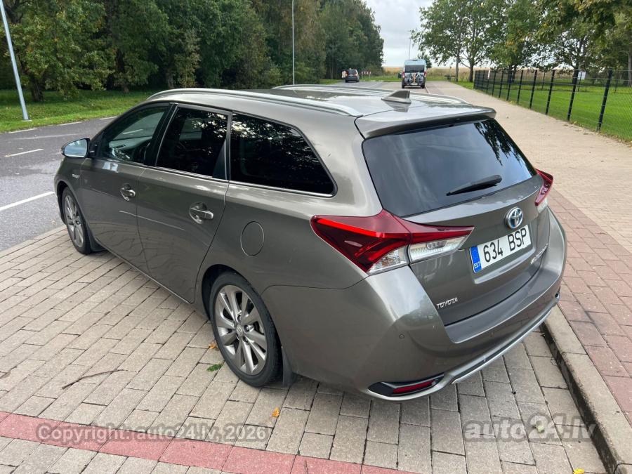 Pelēks Toyota Auris 2016 Pērnava, ar dzinēja tilpumu 1.80 L un nobraukumu 160 tūkst. km par 12999 €, foto 7 vietnē AUTOMOTO.COM.LV
