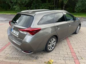 Pelēks Toyota Auris 2016 Pērnava, ar dzinēja tilpumu 1.80 L un nobraukumu 160 tūkst. km par 12999 €, foto 9 vietnē AUTOMOTO.COM.LV
