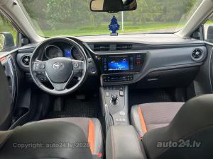 Pelēks Toyota Auris 2016 Pērnava, ar dzinēja tilpumu 1.80 L un nobraukumu 160 tūkst. km par 12999 €, foto 10 vietnē AUTOMOTO.COM.LV
