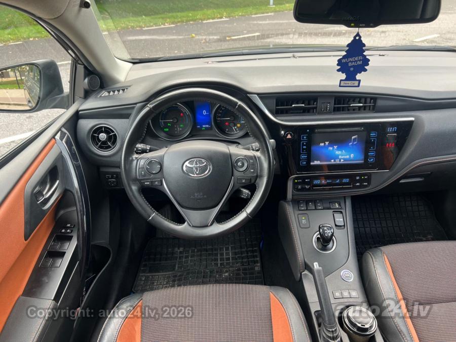 Pelēks Toyota Auris 2016 Pērnava, ar dzinēja tilpumu 1.80 L un nobraukumu 160 tūkst. km par 12999 €, foto 11 vietnē AUTOMOTO.COM.LV
