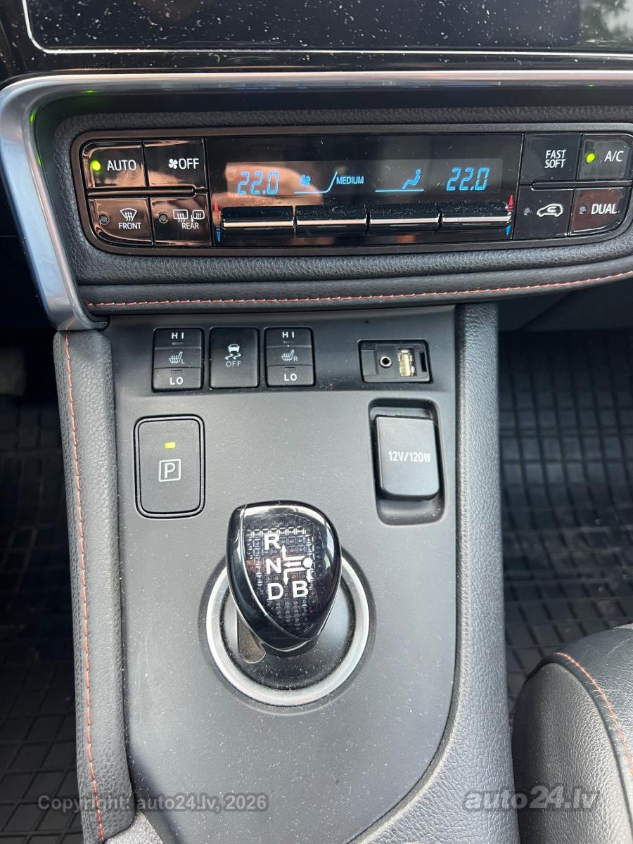 Pelēks Toyota Auris 2016 Pērnava, ar dzinēja tilpumu 1.80 L un nobraukumu 160 tūkst. km par 12999 €, foto 18 vietnē AUTOMOTO.COM.LV