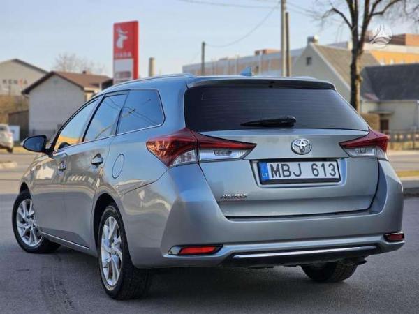 Grey Toyota Auris 2017 in Telschi, with an engine capacity of 1.60 L and mileage of 320 thousand km for 6600 €, photo 7 on AUTOMOTO.COM.LV