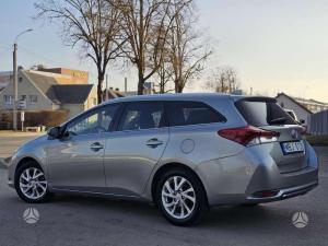 Grey Toyota Auris 2017 in Telschi, with an engine capacity of 1.60 L and mileage of 320 thousand km for 6600 €, photo 8 on AUTOMOTO.COM.LV