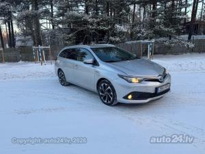 Grey Toyota Auris 2017 in Tallinn, with an engine capacity of 1.80 L and mileage of 166 thousand km for 11990 €, photo  on AUTOMOTO.COM.LV