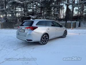 Grey Toyota Auris 2017 in Tallinn, with an engine capacity of 1.80 L and mileage of 166 thousand km for 11990 €, photo 4 on AUTOMOTO.COM.LV