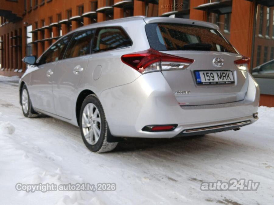 Pelēks Toyota Auris 2017 Tartu, ar dzinēja tilpumu 1.60 L un nobraukumu 165 tūkst. km par 9700 €, foto 3 vietnē AUTOMOTO.COM.LV