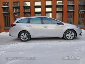 Pelēks Toyota Auris 2017 Tartu, ar dzinēja tilpumu 1.60 L un nobraukumu 165 tūkst. km par 9700 €, foto 6 vietnē AUTOMOTO.COM.LV