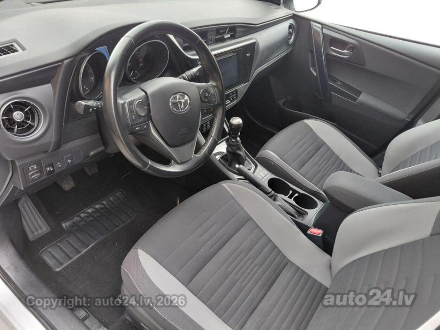 Pelēks Toyota Auris 2017 Tartu, ar dzinēja tilpumu 1.60 L un nobraukumu 165 tūkst. km par 9700 €, foto 9 vietnē AUTOMOTO.COM.LV