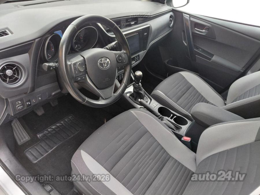 Pelēks Toyota Auris 2017 Tartu, ar dzinēja tilpumu 1.60 L un nobraukumu 165 tūkst. km par 9700 €, foto 16 vietnē AUTOMOTO.COM.LV