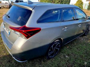 Grey Toyota Auris 2017 in Taurage, with an engine capacity of 1.80 L and mileage of 204 thousand km for 9300 €, photo 4 on AUTOMOTO.COM.LV