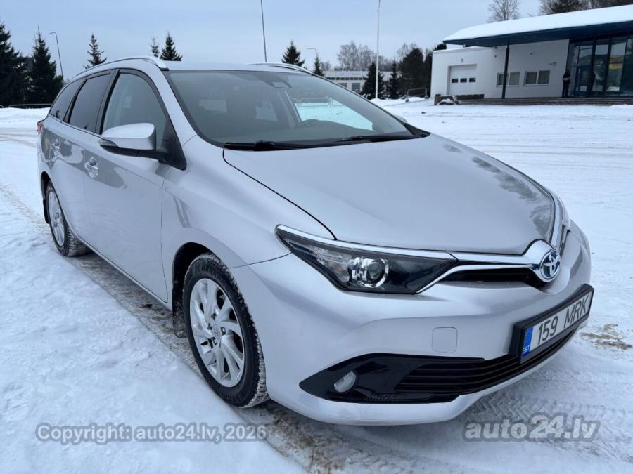Grey Toyota Auris 2017 in Paide, with an engine capacity of 1.60 L and mileage of 166 thousand km for 8990 €, photo 6 on AUTOMOTO.COM.LV