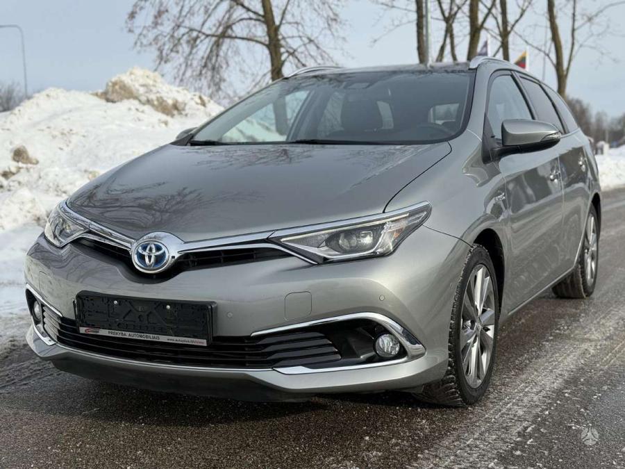 Pelēks Toyota Auris 2017 Panevēža, ar dzinēja tilpumu 1.80 L un nobraukumu 102 tūkst. km par 11900 €, foto 4 vietnē AUTOMOTO.COM.LV