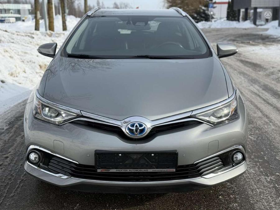 Pelēks Toyota Auris 2017 Panevēža, ar dzinēja tilpumu 1.80 L un nobraukumu 102 tūkst. km par 11900 €, foto 5 vietnē AUTOMOTO.COM.LV