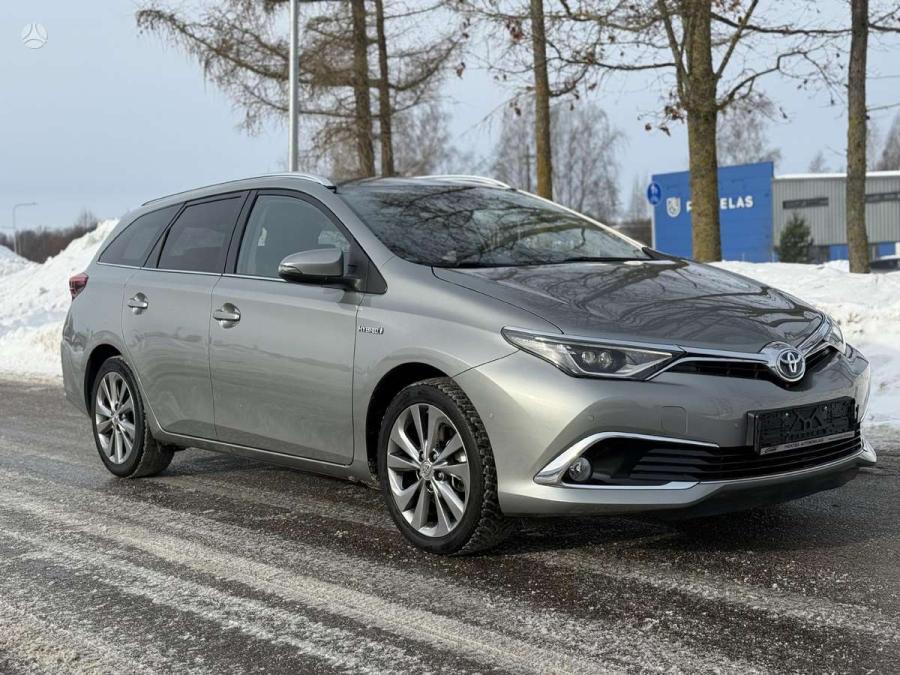 Pelēks Toyota Auris 2017 Panevēža, ar dzinēja tilpumu 1.80 L un nobraukumu 102 tūkst. km par 11900 €, foto 9 vietnē AUTOMOTO.COM.LV