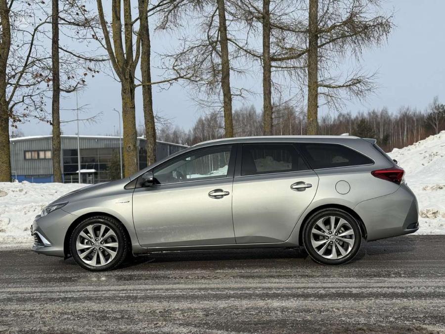 Pelēks Toyota Auris 2017 Panevēža, ar dzinēja tilpumu 1.80 L un nobraukumu 102 tūkst. km par 11900 €, foto 11 vietnē AUTOMOTO.COM.LV