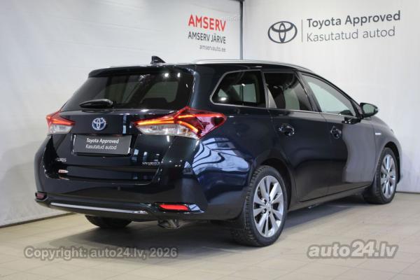 Pelēks Toyota Auris 2017 Tallina, ar dzinēja tilpumu 1.80 L un nobraukumu 138 tūkst. km par 13490 €, foto 2 vietnē AUTOMOTO.COM.LV