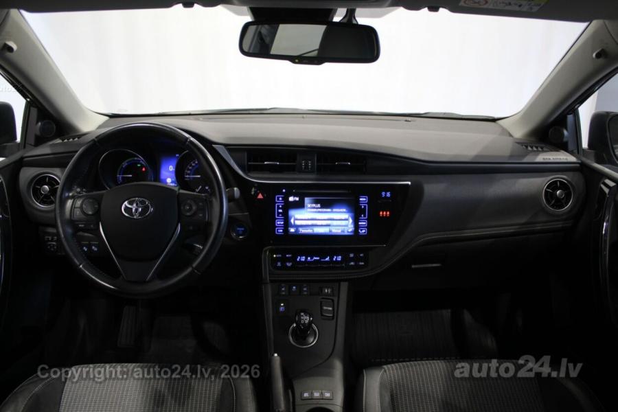 Pelēks Toyota Auris 2017 Tallina, ar dzinēja tilpumu 1.80 L un nobraukumu 138 tūkst. km par 13490 €, foto 8 vietnē AUTOMOTO.COM.LV