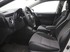 Grey Toyota Auris 2017 in Vilnius, with an engine capacity of 1.80 L and mileage of 202 thousand km for 12399 €, photo 4 on AUTOMOTO.COM.LV