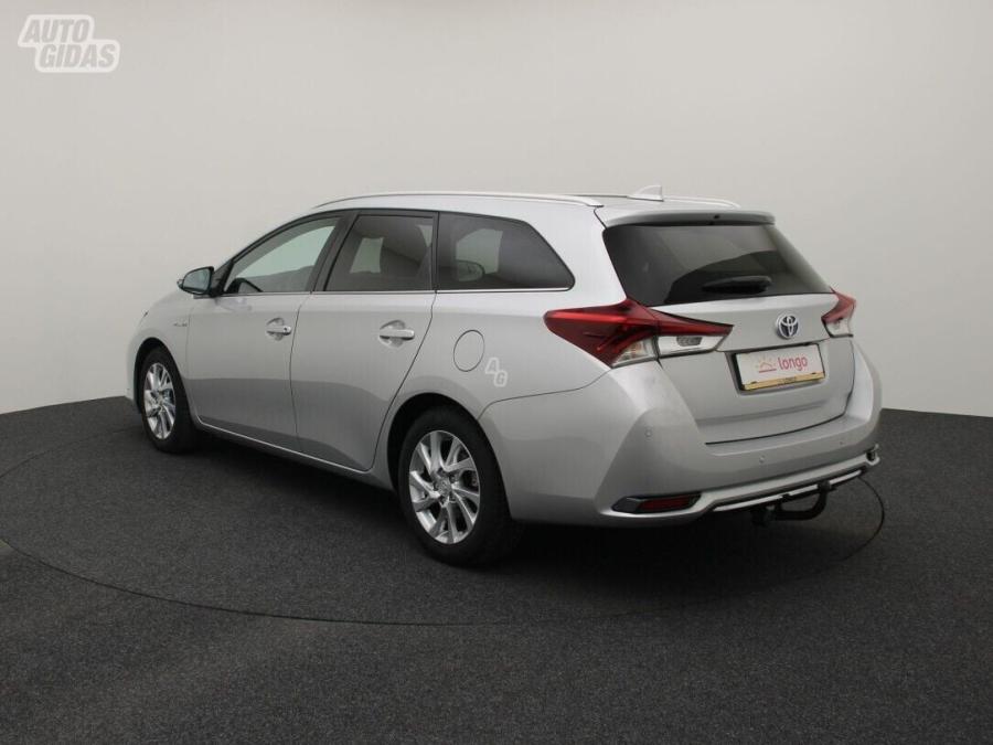 Grey Toyota Auris 2017 in Vilnius, with an engine capacity of 1.80 L and mileage of 202 thousand km for 12399 €, photo 7 on AUTOMOTO.COM.LV