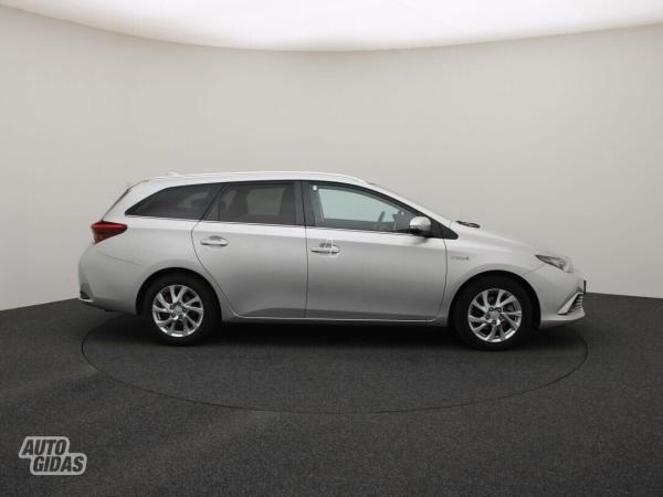 Pelēks Toyota Auris 2017 Viļņa, ar dzinēja tilpumu 1.80 L un nobraukumu 202 tūkst. km par 12399 €, foto 9 vietnē AUTOMOTO.COM.LV