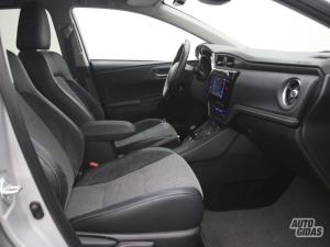 Grey Toyota Auris 2017 in Vilnius, with an engine capacity of 1.80 L and mileage of 202 thousand km for 12399 €, photo 14 on AUTOMOTO.COM.LV