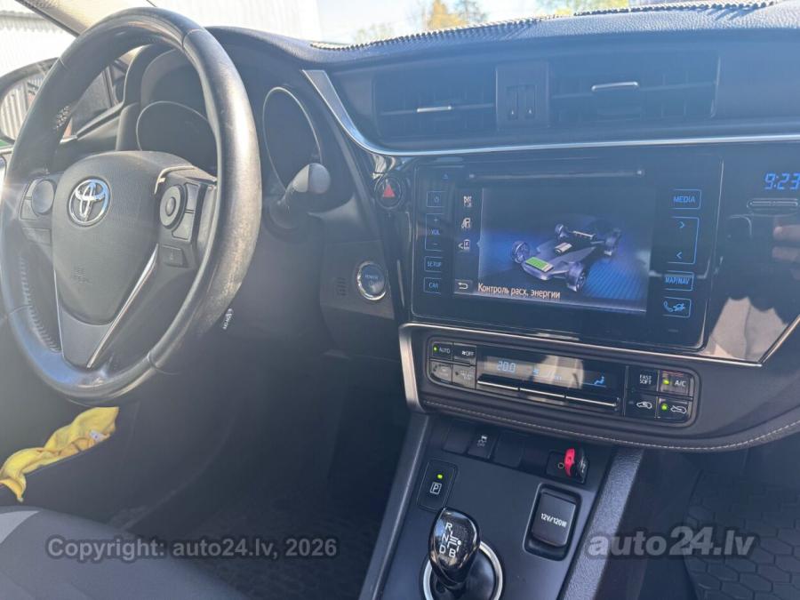 Grey Toyota Auris 2017 in Tallinn, with an engine capacity of 1.80 L and mileage of 166 thousand km for 11000 €, photo 4 on AUTOMOTO.COM.LV