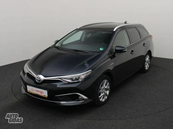 Grey Toyota Auris 2017 in Vilnius, with an engine capacity of 1.80 L and mileage of 221 thousand km for 11999 €, photo 1 on AUTOMOTO.COM.LV
