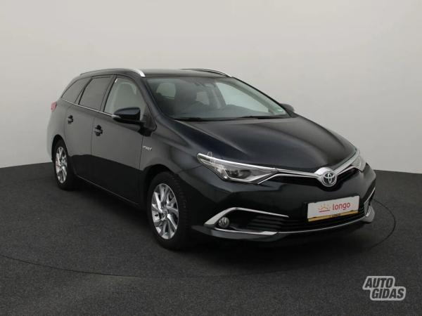 Grey Toyota Auris 2017 in Vilnius, with an engine capacity of 1.80 L and mileage of 221 thousand km for 11999 €, photo 10 on AUTOMOTO.COM.LV