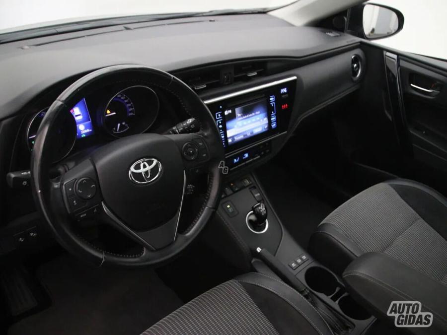 Pelēks Toyota Auris 2017 Viļņa, ar dzinēja tilpumu 1.80 L un nobraukumu 221 tūkst. km par 11999 €, foto 16 vietnē AUTOMOTO.COM.LV
