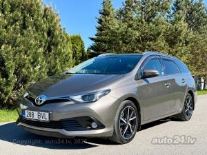 Grey Toyota Auris 2017 in Tallinn, with an engine capacity of 1.60 L and mileage of 112 thousand km for 11000 €, photo  on AUTOMOTO.COM.LV