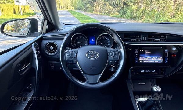 Grey Toyota Auris 2017 in Tallinn, with an engine capacity of 1.60 L and mileage of 112 thousand km for 11000 €, photo 6 on AUTOMOTO.COM.LV