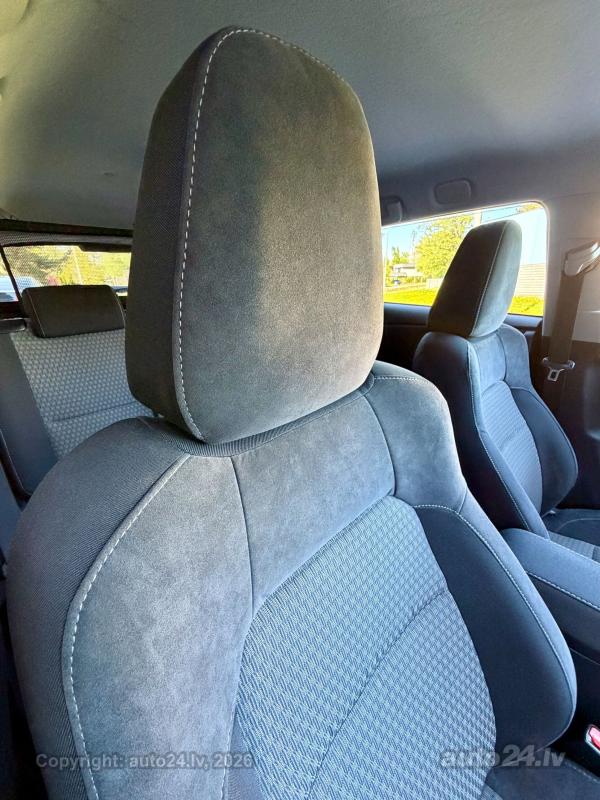 Grey Toyota Auris 2017 in Tallinn, with an engine capacity of 1.60 L and mileage of 112 thousand km for 11000 €, photo 8 on AUTOMOTO.COM.LV