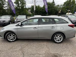 Pelēks Toyota Auris 2017 Alīta, ar dzinēja tilpumu 1.60 L un nobraukumu 250 tūkst. km par 7400 €, foto 6 vietnē AUTOMOTO.COM.LV